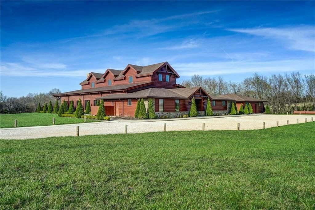 Heartland Lodge - Kansas City Wedding Venues